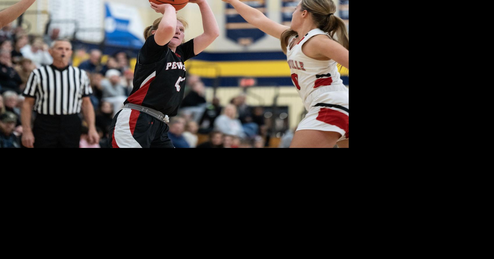 Down goes No. 1 (again): Amy Terrian pours in career-high 36 points as ...