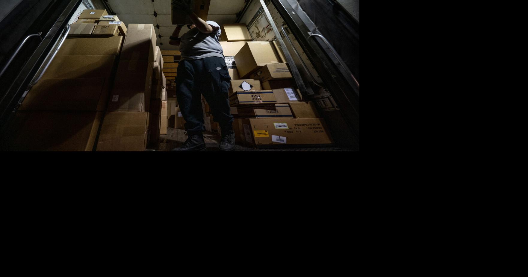 UPS buys hundreds of robots to unload trucks in automation push ...