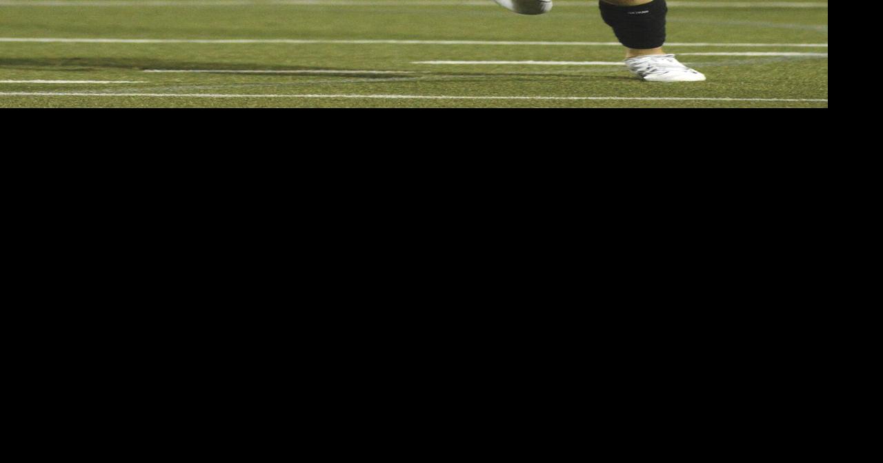 Arrowhead vs. Oconomomwoc Classic 8 Conference football - 9/27/2024 ...