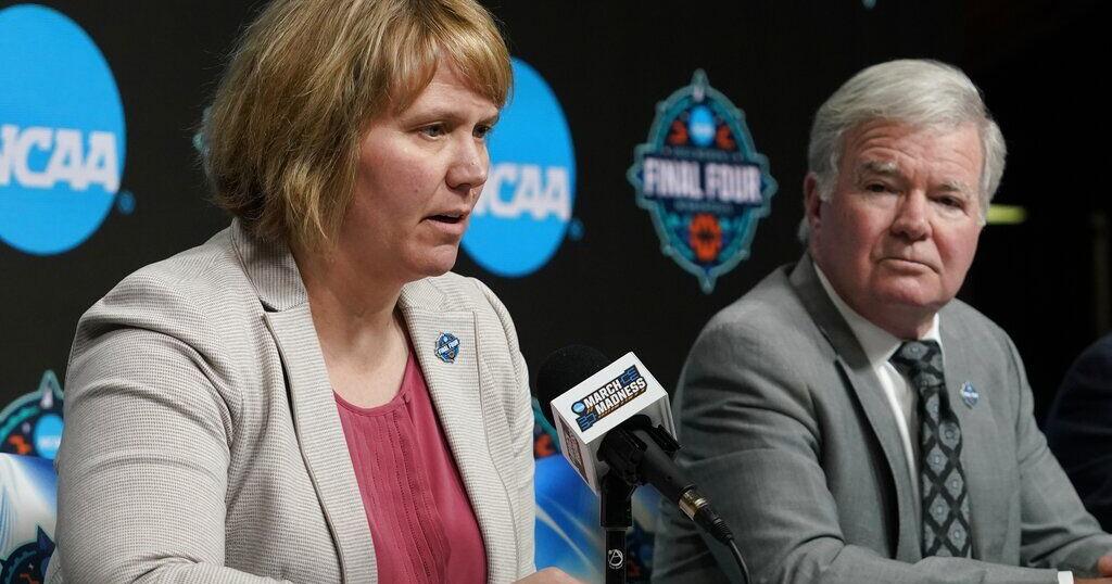 Emmert claims progress in women's NCAAs, not close on pay | Wisconsin ...
