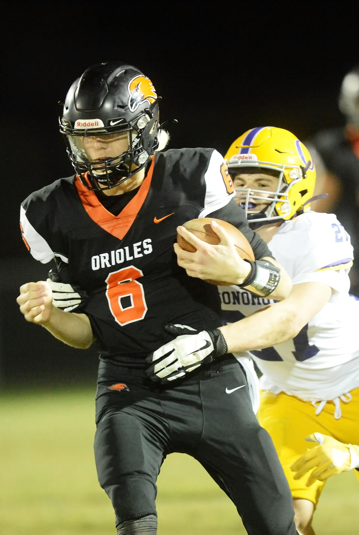 Oconomowoc at Hartford football | Slideshows | gmtoday.com