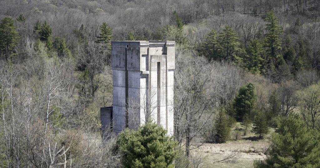 Protector works to save beauty of Kickapoo Valley Reserve | News ...