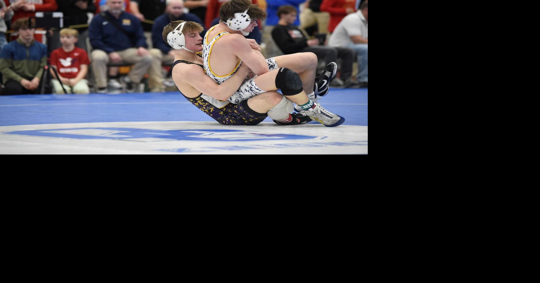 PREP WRESTLING: Classic 8 Conference wrestling championships at Oak ...