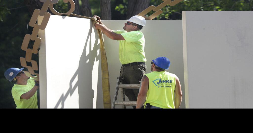 Houdini-inspired sculpture reappears in Appleton | News | gmtoday.com
