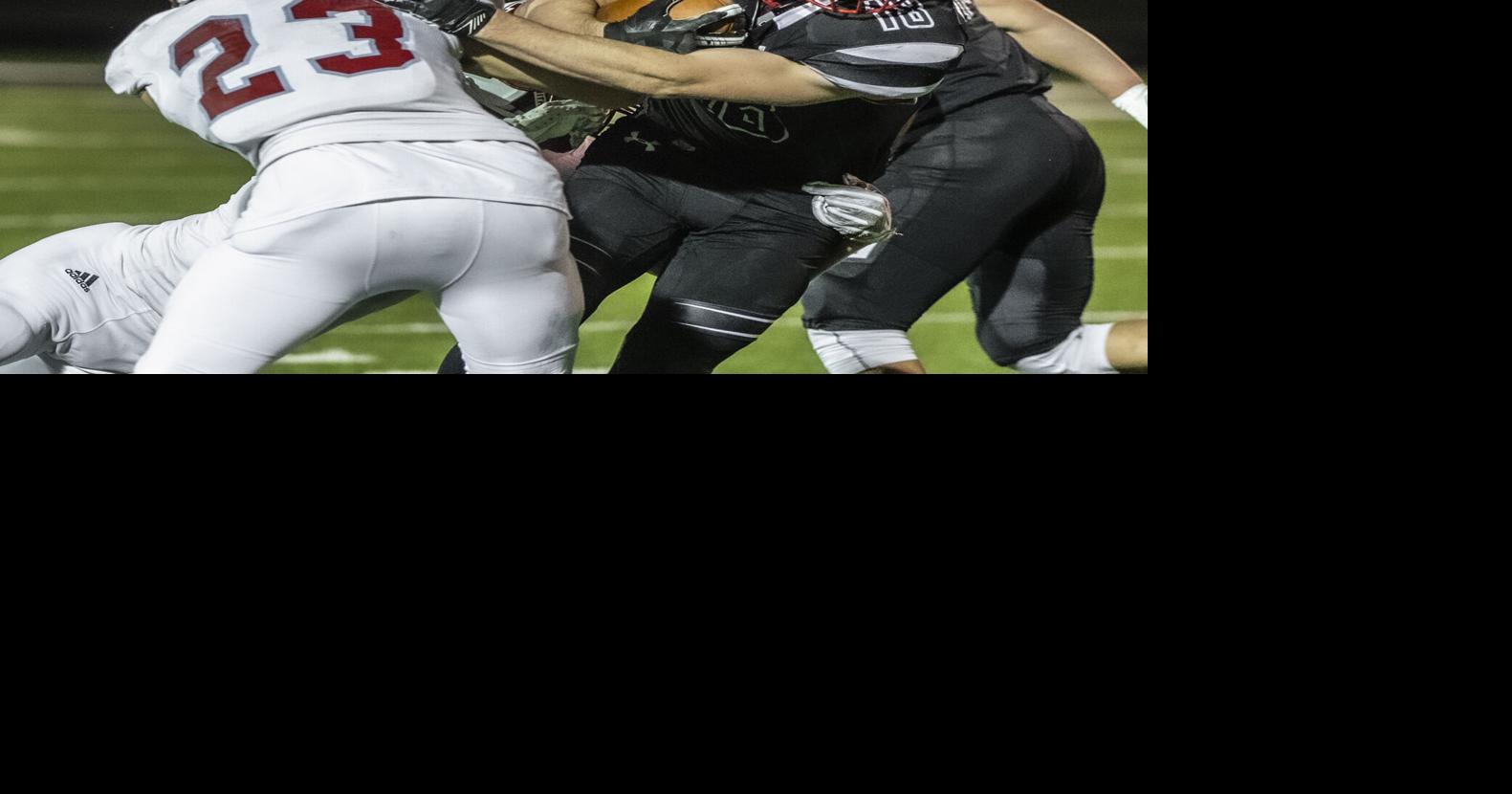 Arrowhead at Muskego football | Slideshows | gmtoday.com