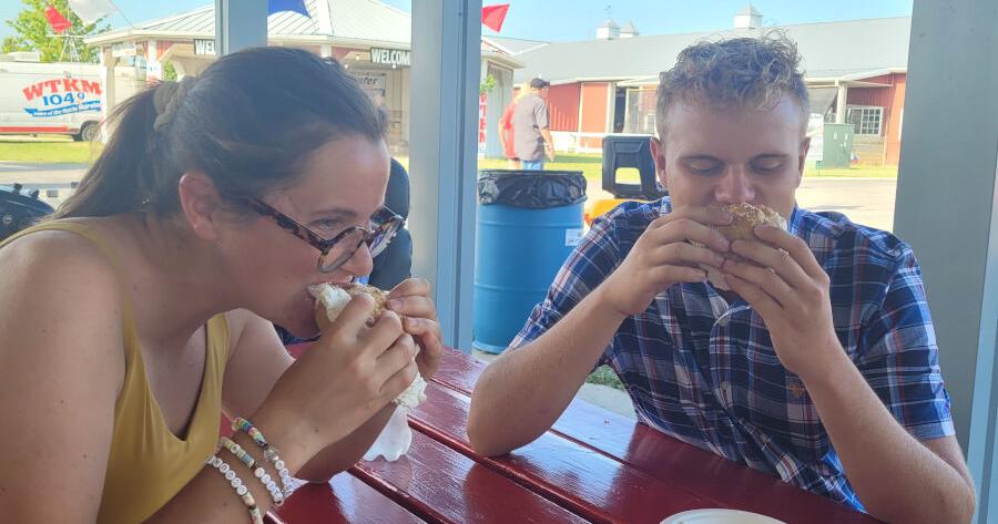 Europeans learn about organic farming at Rainbows End Farm | Washington ...