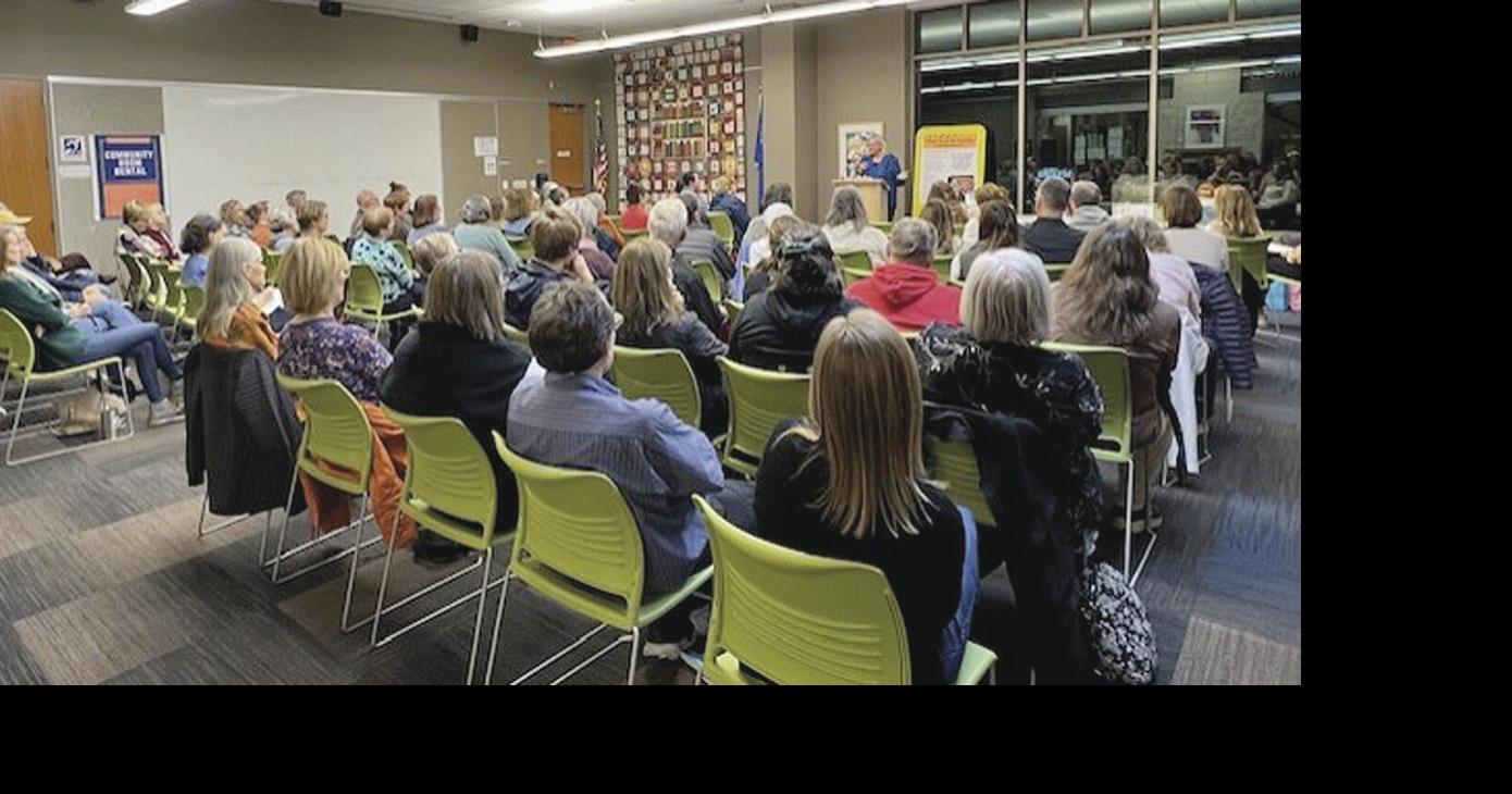 Author Annelise Ryan draws a crowd at Cedarburg Reads event | Ozaukee ...