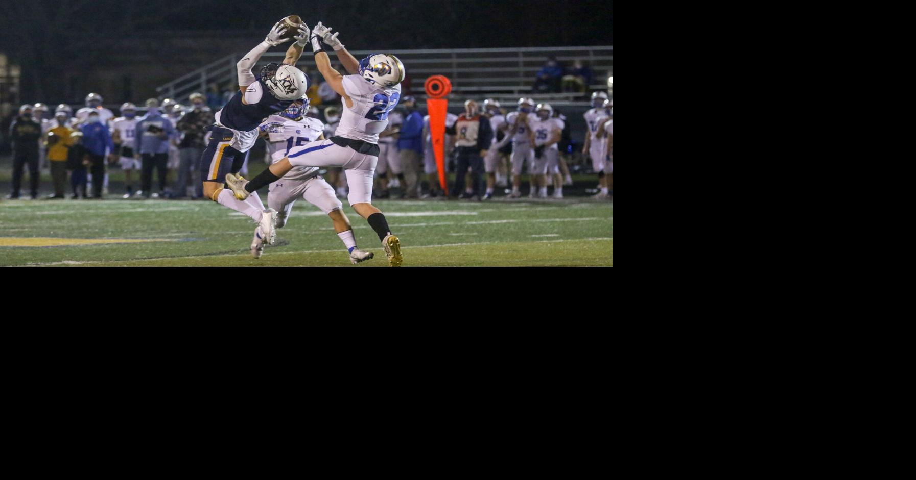 Mukwonago at Kettle Moraine football | Slideshows | gmtoday.com