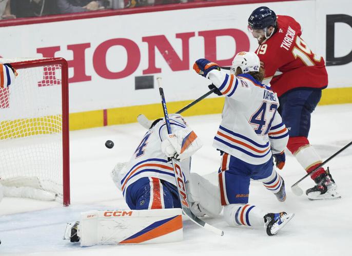 Panthers build and then squander a 3-goal lead against Oilers in Game 4 ...