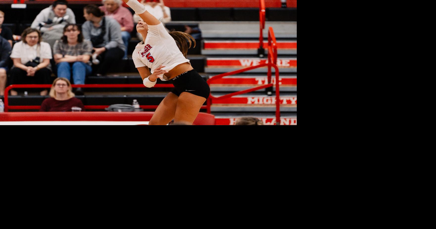 Slinger girls volleyball team wins against Homestead | Washington Co ...