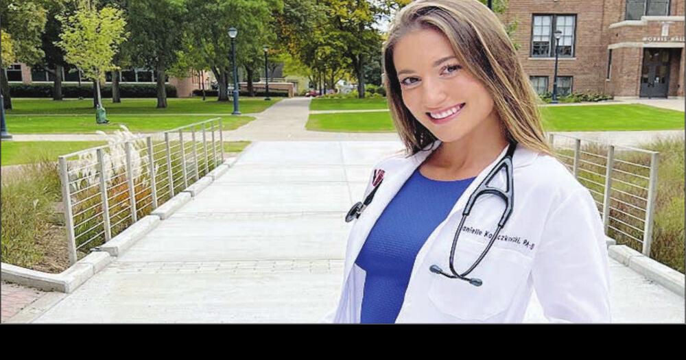 Koziczkowski earns white coat | Ozaukee Co. Business News | gmtoday.com