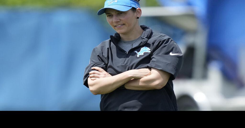 1 of 12 full-time female NFL coaches, Jill Costanza is an asset for the ...