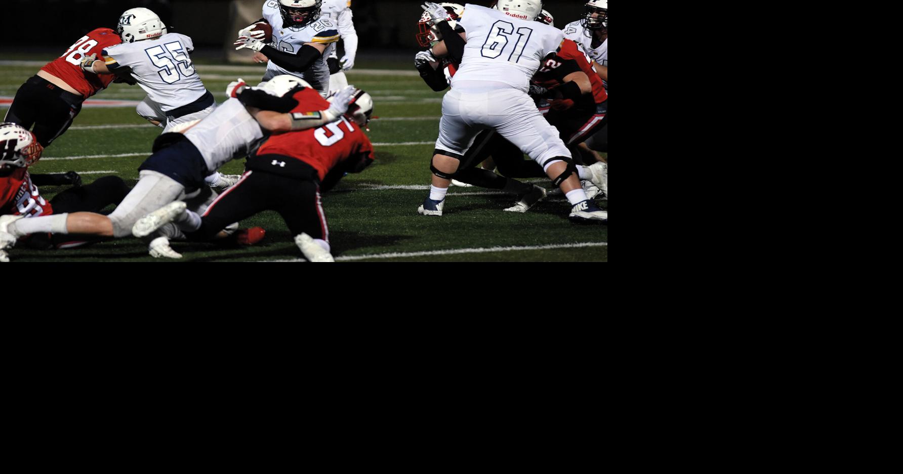 Kettle Moraine vs. Homestead football | Slideshows | gmtoday.com