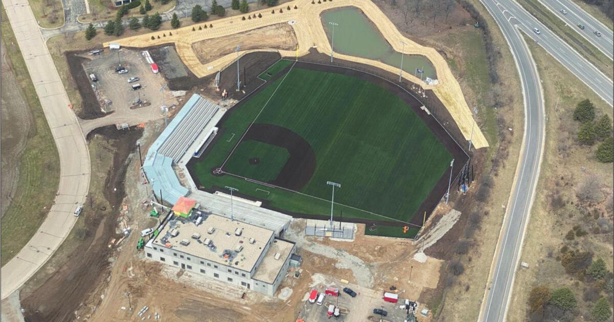 DockHounds ready to play ball | Oconomowoc News | gmtoday.com