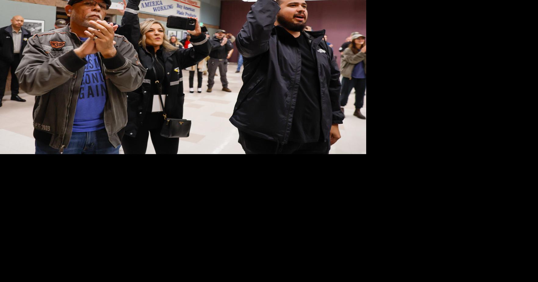 As Machinists strike extends, Boeing is running out of runway ...