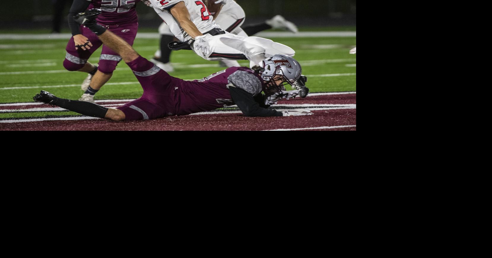 Pewaukee at Falls Boys' Football | Slideshows | gmtoday.com