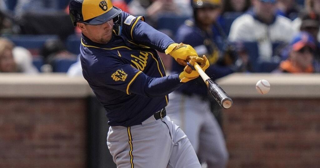 Pitchers Génesis Cabrera of Toronto and Yohan Ramírez of New York Mets ...