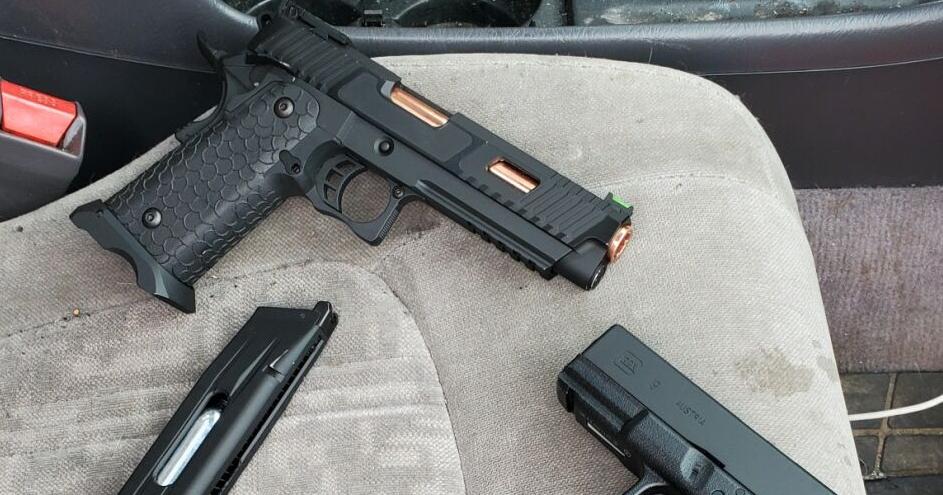 Man arrested near Waukesha schools after allegedly displaying facsimile ...