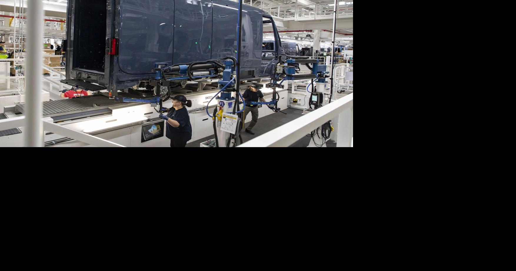 Struggling US sectors trim work hours rather than slash payrolls ...