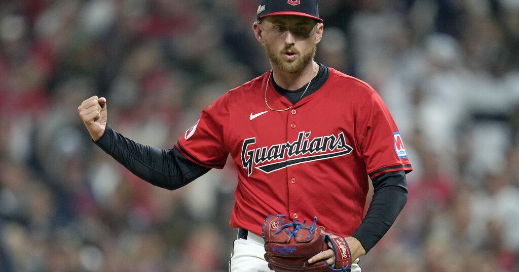 Juan Soto's 3-run homer in 10th sends Yankees past Guardians 5-2 and into World Series for 41st ...