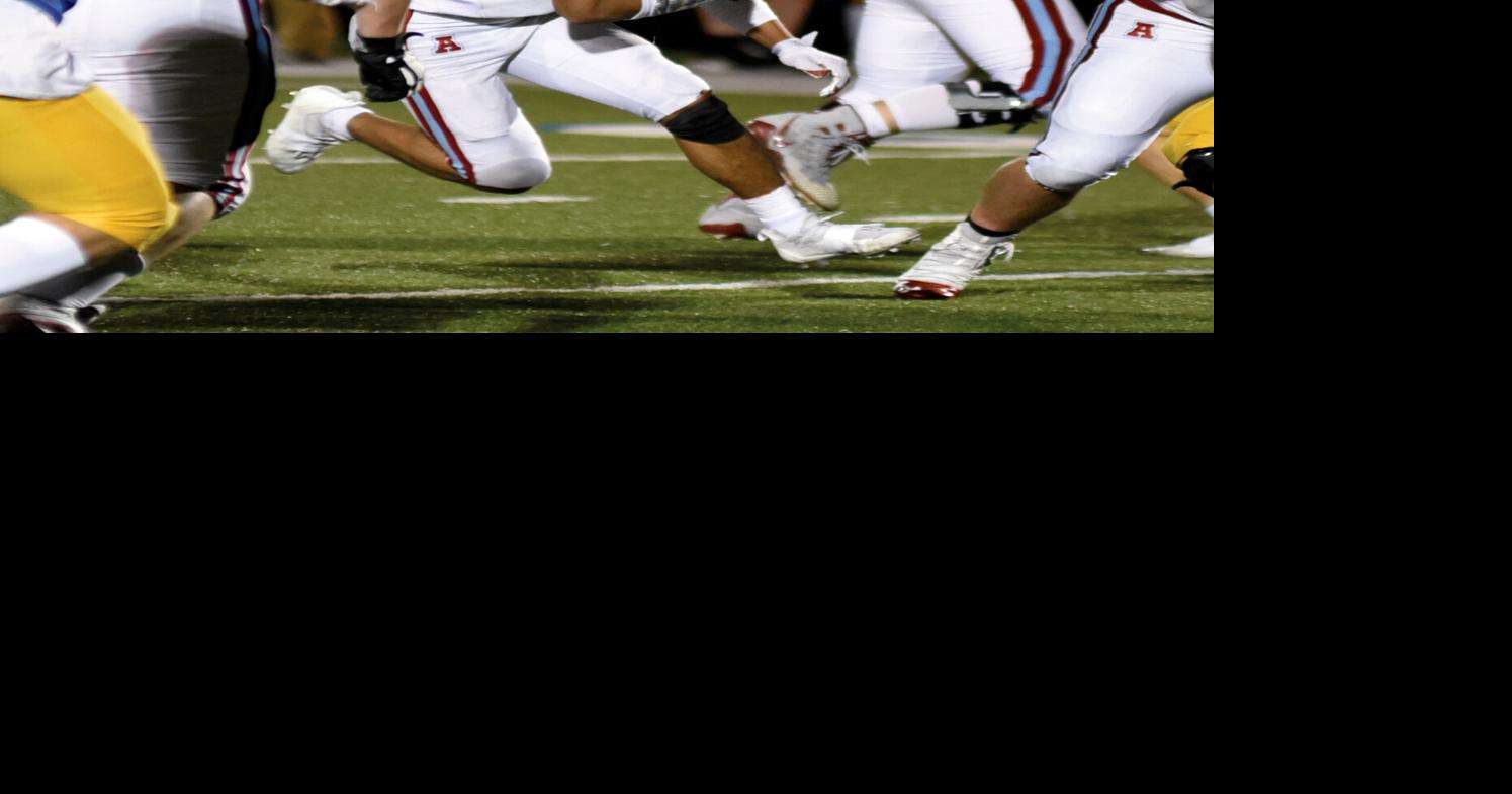 Arrowhead at Mukwonago football | Slideshows | gmtoday.com