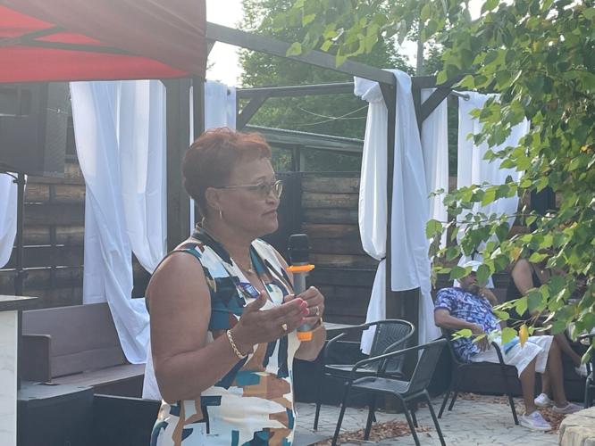 Democrats rally around Gloria Witt at event in Danville