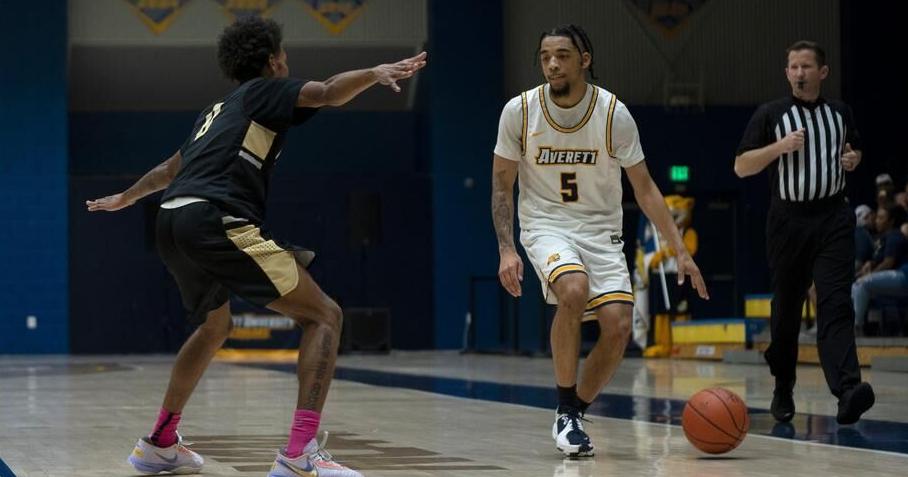 Lewis nets double-double as men's basketball comeback falls short ...