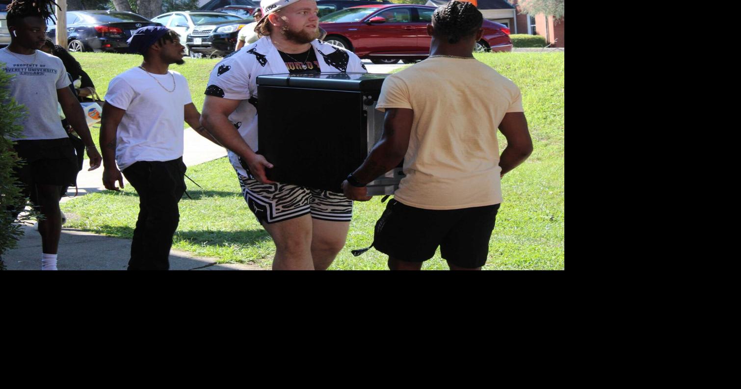 New Averett students move in, creating enrollment bump for university