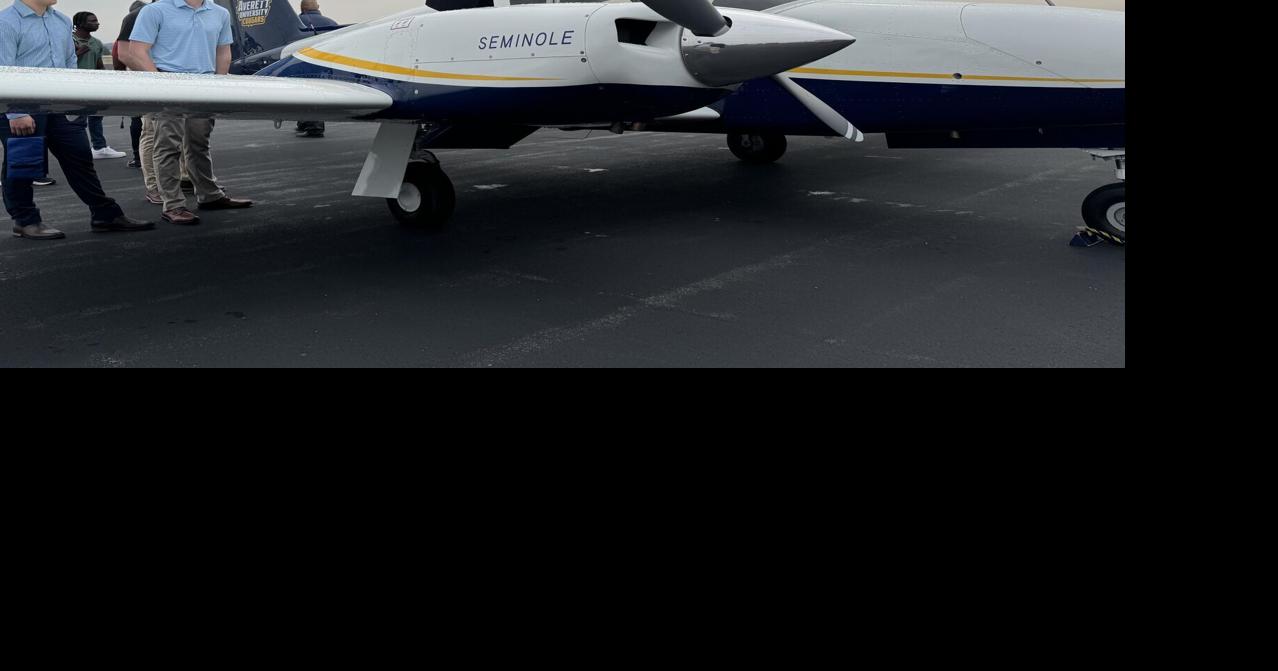 Averett University debuts newest plane for aviation program