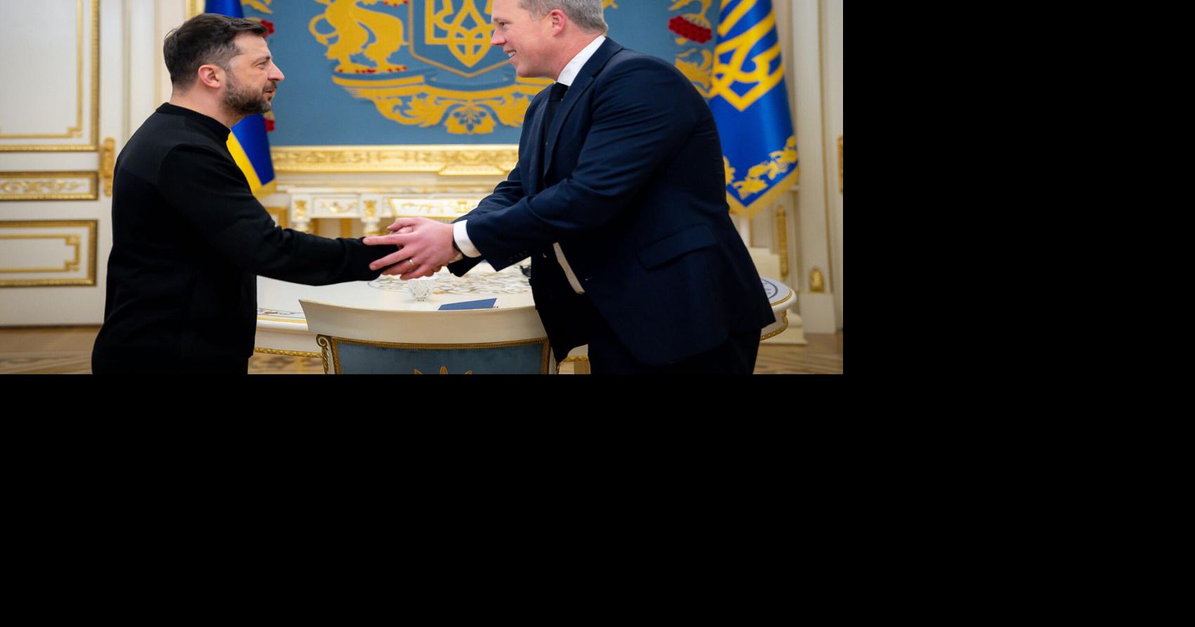 Zelenskyy struggles with corruption scandal, peace talks