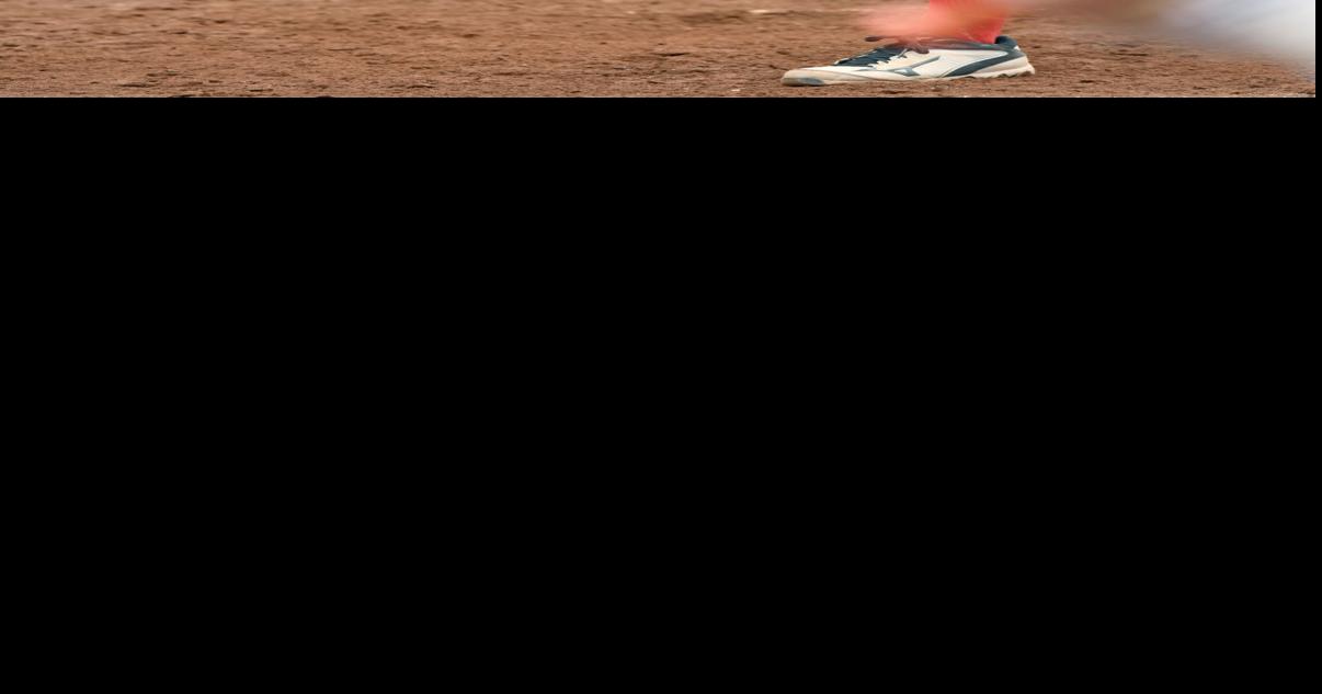 Comets scores 7-5 win over Tunstall softball team