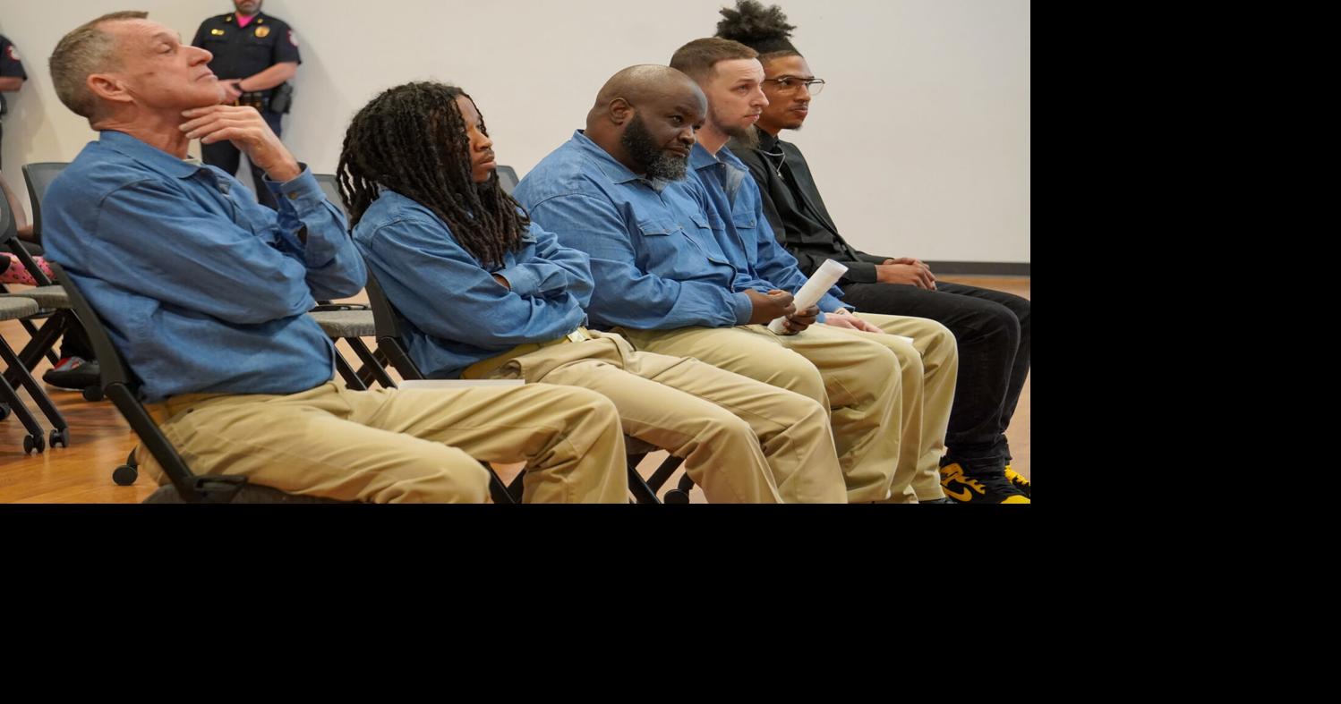 5 Danville Adult Detention Center inmates finish program