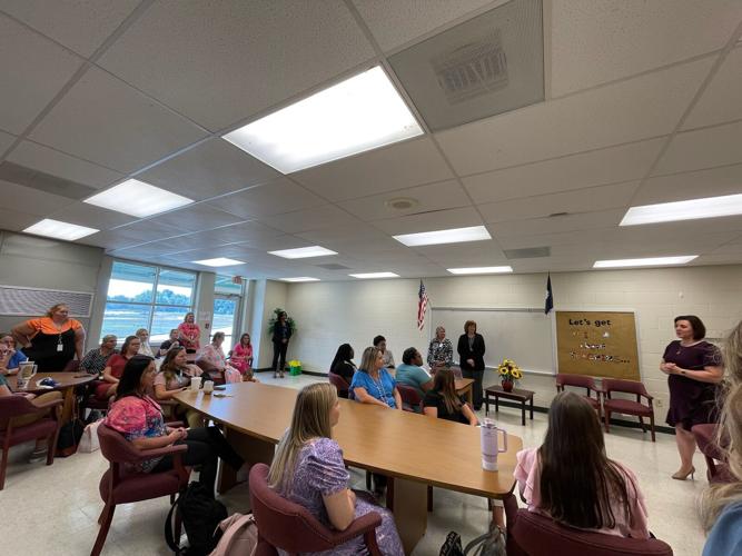 SC Superintendent Weaver visits Waterloo Elementary School | News | golaurens.com