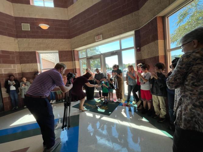 SC Superintendent Weaver visits Waterloo Elementary School | News | golaurens.com