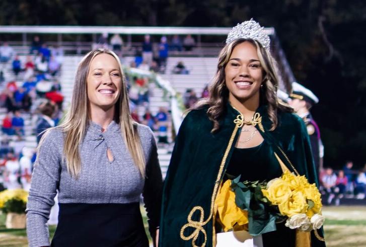 Munyan crowned 2022 LDHS Homecoming Queen | News | golaurens.com