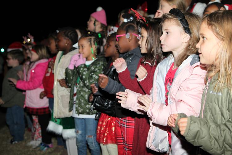 Photos: Clinton Christmas Tree Lighting | News | golaurens.com
