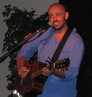 PHOTOS: Phil Stacey headlines Scarlet Chord concert | News | golaurens.com