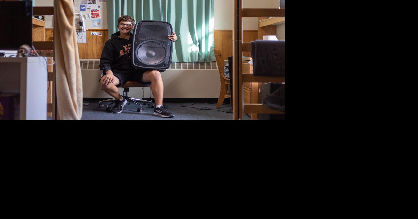 DJ Desmet fulfills tradition and Bulldog Alley with popular tunes ...