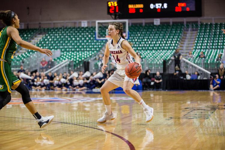 Women's basketball analysis: Emma Stach's gritty defense, timely ...