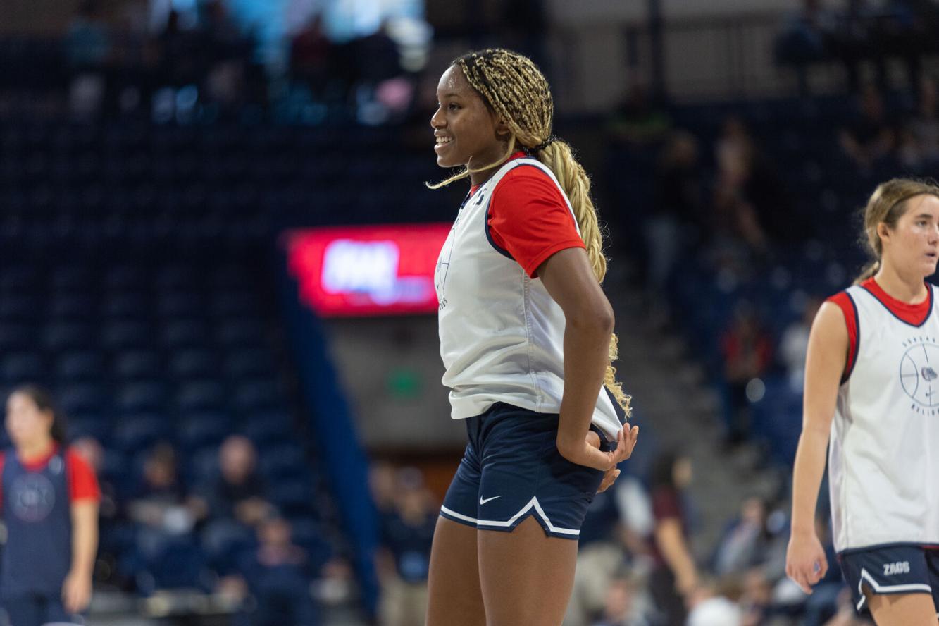 Yvonne Ejim and Brynna Maxwell score 11 apiece, Zags shine at FanFest ...