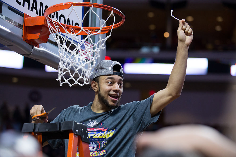 Nigel Williams-Goss signs professional contract overseas | Sports ...