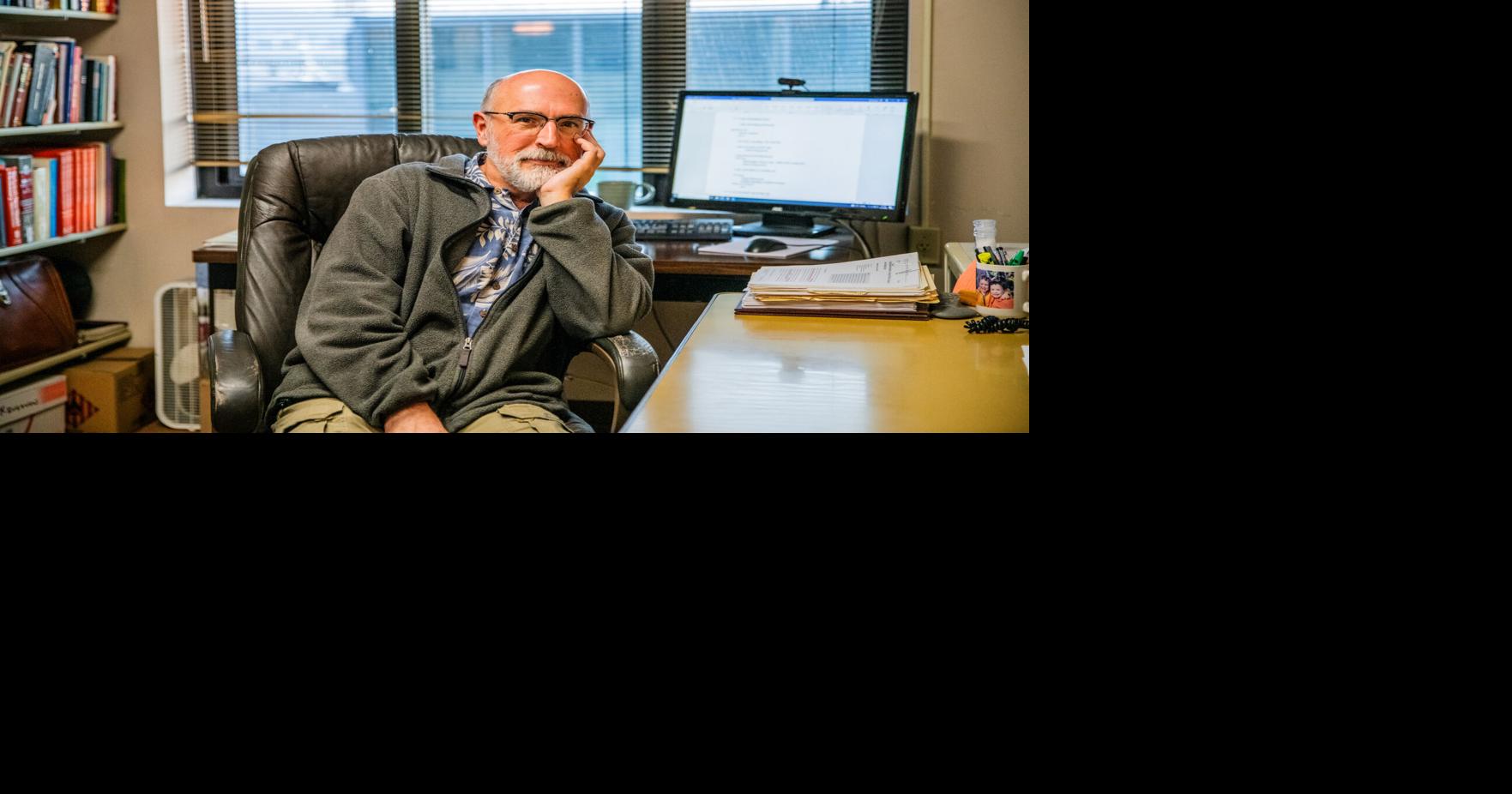 Physics professor sparks creativity with background transcending time ...