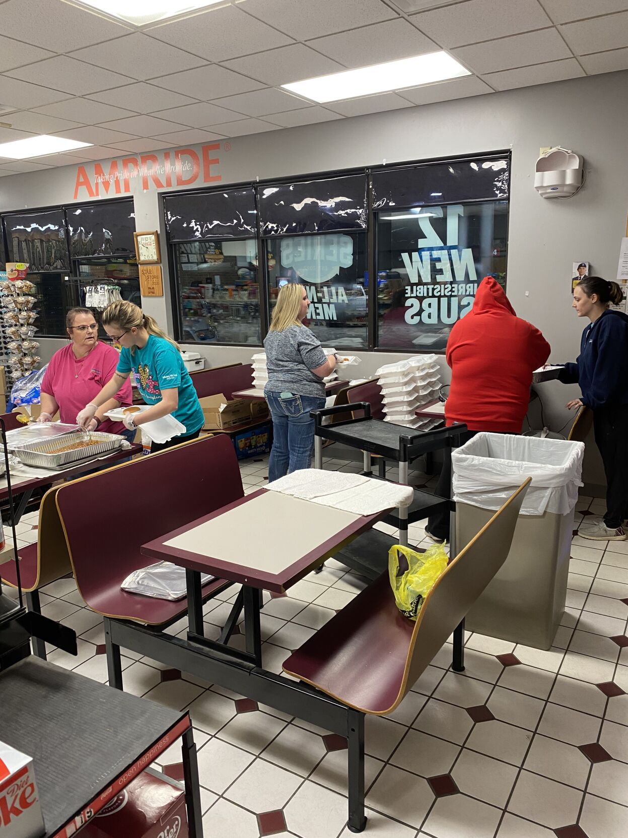 Gothenburg Ampride Serves Meals to UP Workers | News | gothenburgleader.com