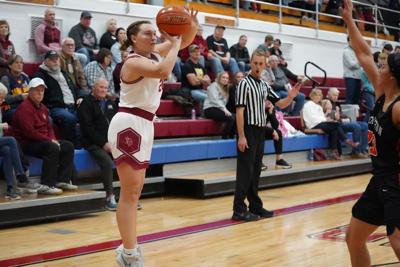 Successful Opening Week for Lady Swedes | Sports | gothenburgleader.com