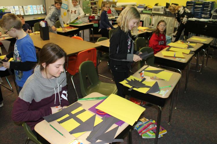 4th Grade has hands-on history lesson | News | gothenburgleader.com