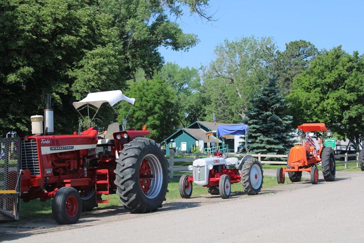 Tractor Relay Across Nebraska Gather at Lake Helen | Galleries ...