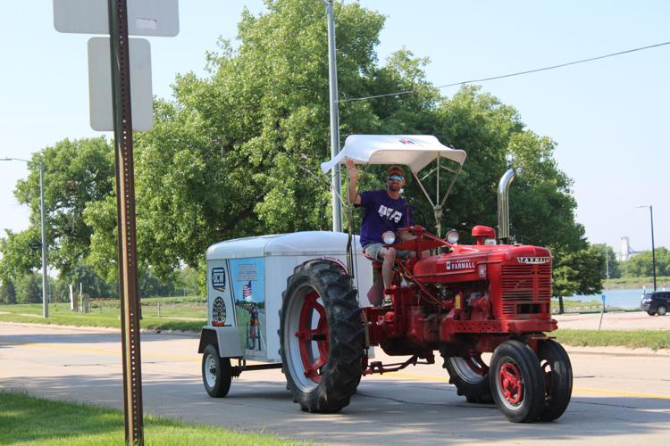 Tractor Relay Across Nebraska Gather at Lake Helen | Galleries ...