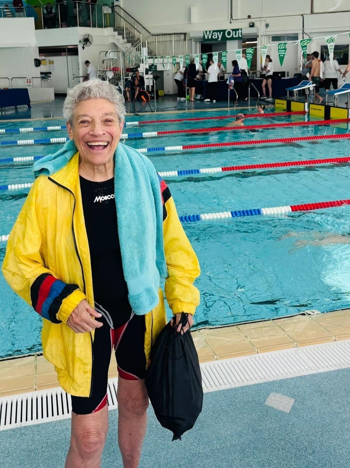 Great grandmother still breaking swimming world records at age 95 ...