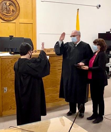 Judge And Sheriff Take The Oath | News | gpkmedia.com
