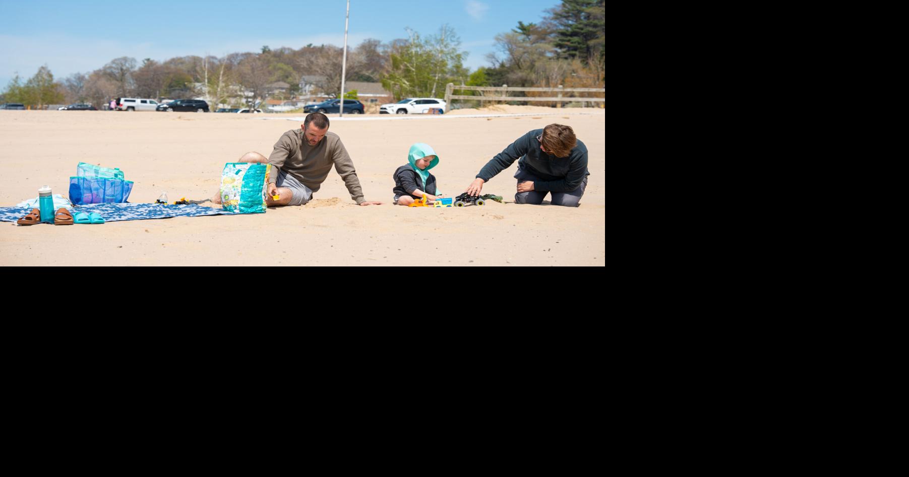 Families soak up the May sun | Local News | grandhaventribune.com